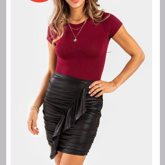 Francesca's Collections | Skirts | New Francescas Side Ruffle Black ...